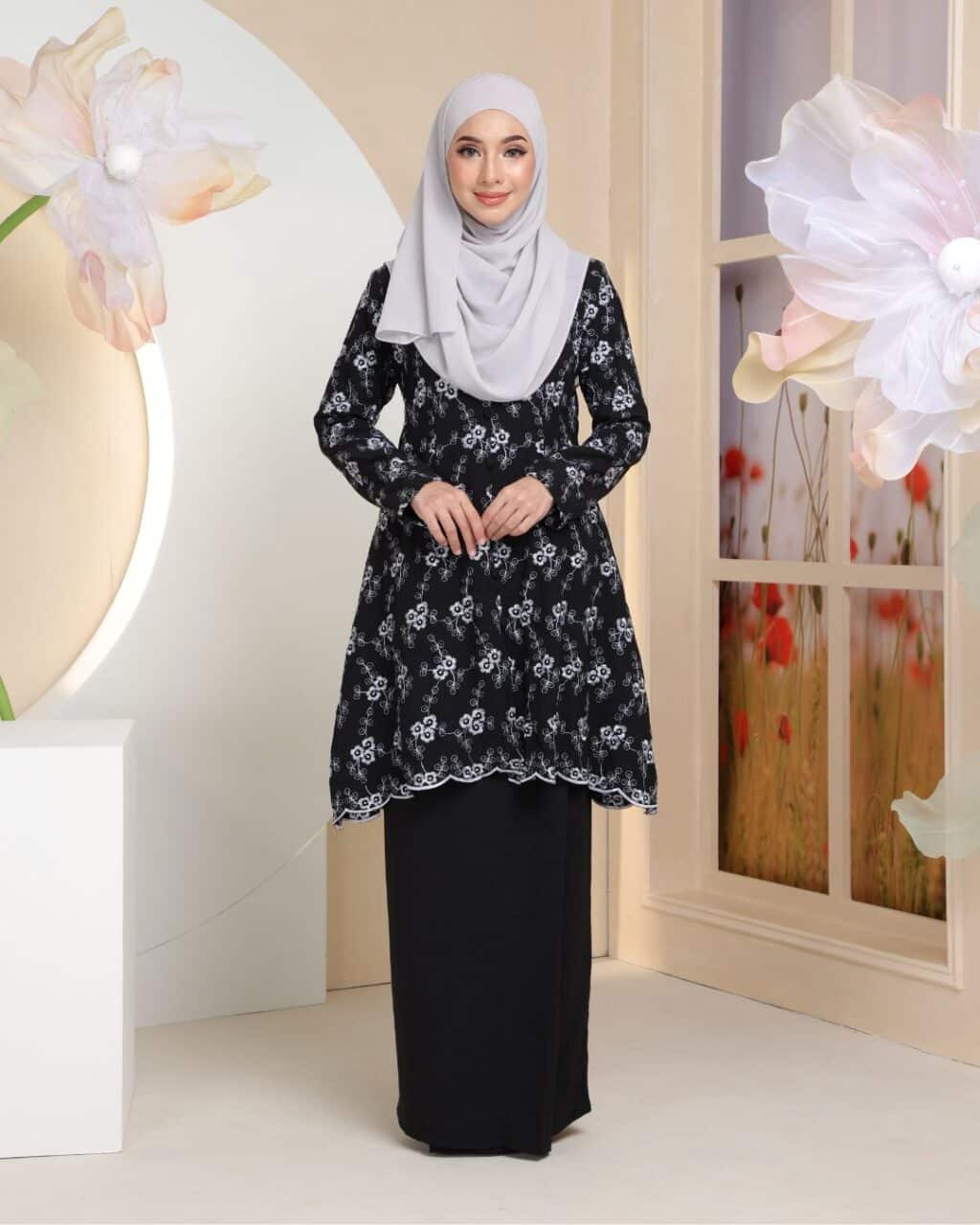 Kenanga Kurung Riau in Black – AZYA